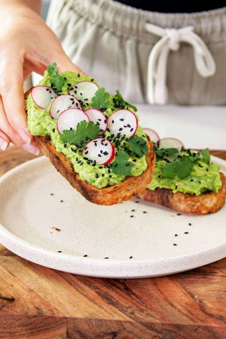 Smashed Peas and Avocado Toast (Quick and Easy) | plantbaes
