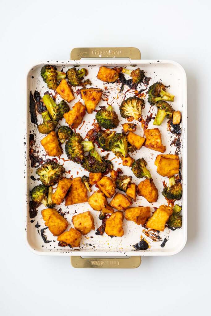 Sticky Gochujang Broccoli Tofu Bowl (High-Protein) | plantbaes